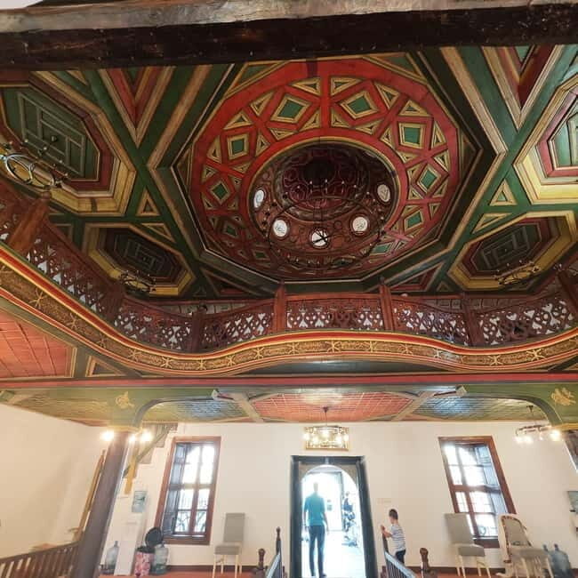 "Wander Berat: The City of a Thousand Windows" - by 1001 AA - Practical Details and Tips