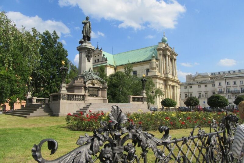 Warsaw: 2-Hour Guided Old Town Walking Tour - The Guide: Knowledge and Charisma