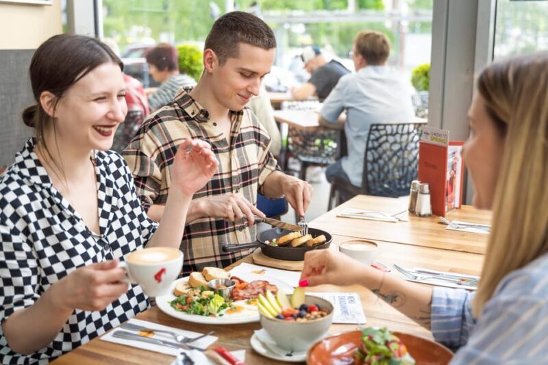 Warsaw: Breakfast at Hard Rock Cafe - An In-Depth Look at the Experience