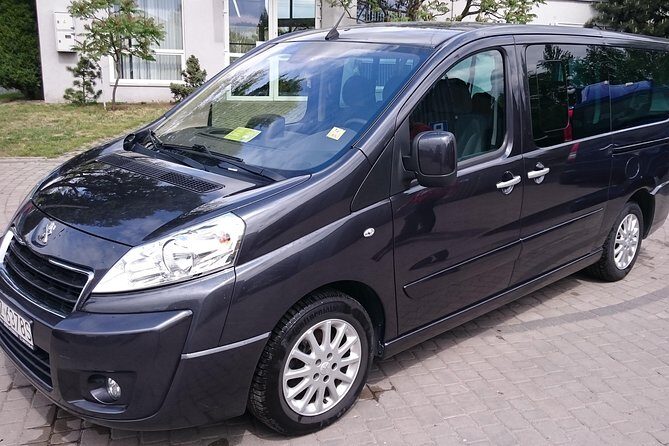 Warsaw Chopin Airport private transfer 5 to 8 passengers - Why this transfer stands out