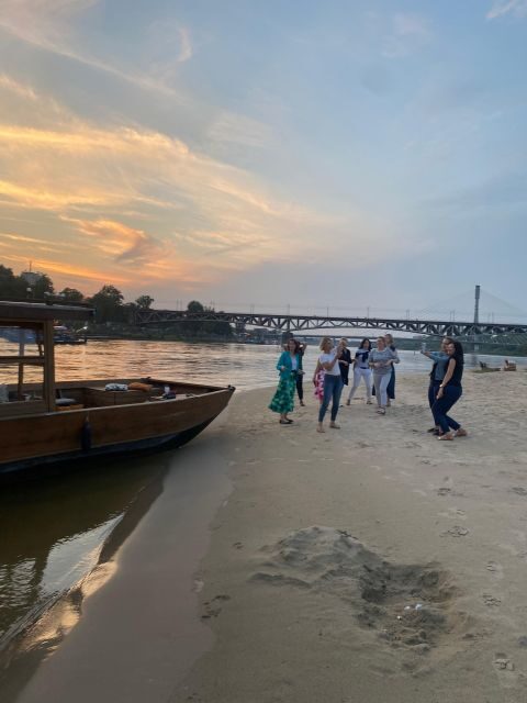 Warsaw: Evening Vistula Cruise with Welcome Drink - Key Points