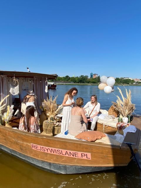 Warsaw: Evening Vistula Cruise with Welcome Drink - FAQ