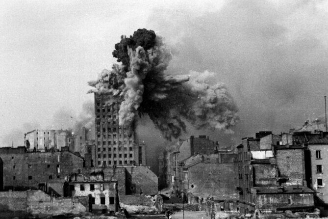 Warsaw in World War 2 Walking Tour - FAQ