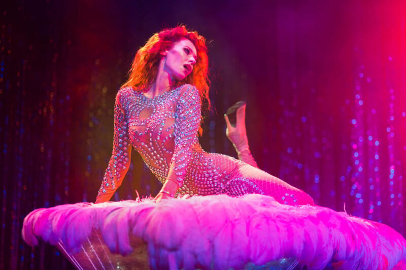 Warsaw: Live Show at Sabat Theatre - The Show Itself: What to Expect