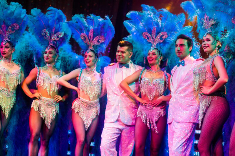 Warsaw: Live Show at Sabat Theatre - The Dining Experience: Gourmet Food and Atmosphere