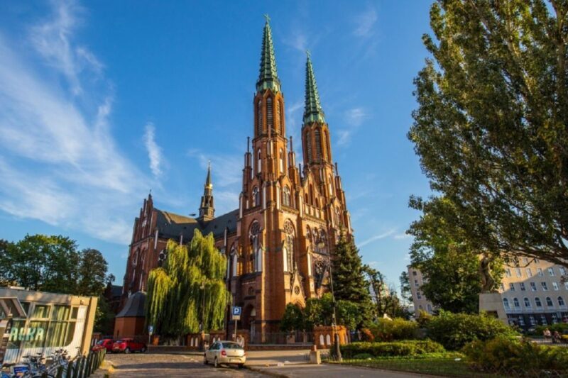 Warsaw: Praga District Tour with Vodka Museum and Tasting - A Deep Dive into the Praga District Tour