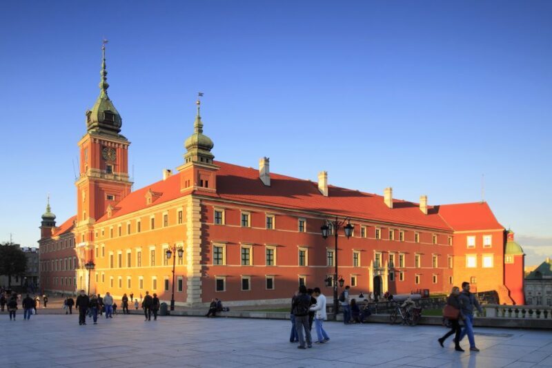 Warsaw: Skip-the-Line Royal Castle Guided Tour - The Guides: What Travelers Say