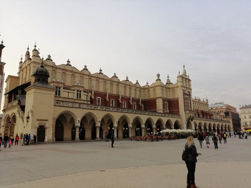 Warsaw: Tour to Krakow and Auschwitz by Train with Pickup - Returning to Warsaw