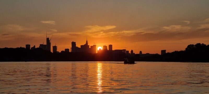 Warsaw: Vistula River Sunset Cruise with Welcome Drink - Key Points