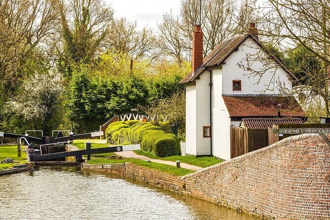 Warwickshire & Stratford-Upon-Avon Self-Guided Audio Tours - How User-Friendly Is It?