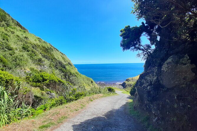 Waterfalls Hike, Moinho do Felix with tea plantation - Price and Value