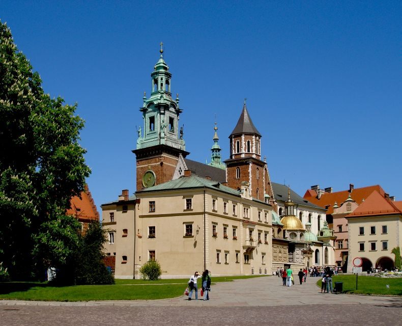 Wawel Castle and Cathedral Guided Tour - Wawel Castle and Cathedral Guided Tour: An In-Depth Look