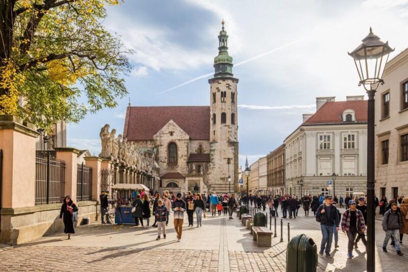Wawel Castle, Old Town with St. Mary's Church Guided Tour - The Itinerary: A Deep Dive into Krakow’s Historic Heart