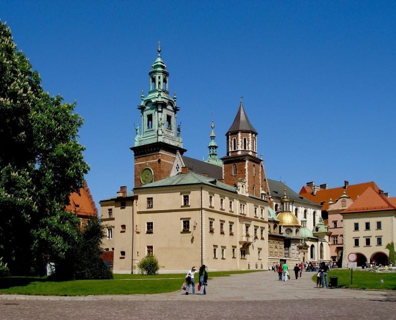 Wawel Castle, Old Town with St. Mary's Church Guided Tour - Practical Tips for Making the Most of the Tour
