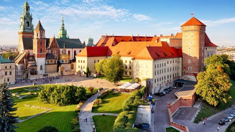 Wawel Hill Tour with Audio Guide - The Starting Point: Tourist Information Center