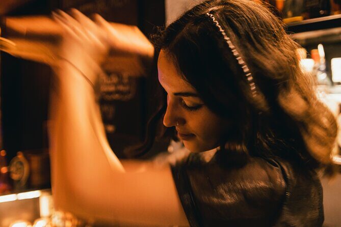 Wednesday Night Live Music and Cocktails Ticket in Kontakt Bar - Practical Tips for Your Night Out