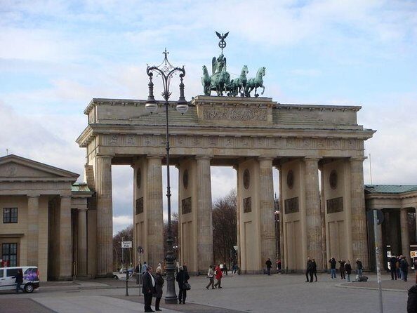 Welcome/Farewell SightseeingTaxi Tour +Transfer from/to the airport - Key Points