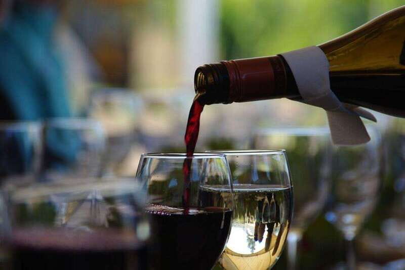 West Kelowna: Wine Tour with Tastings - An In-Depth Look at the West Kelowna Wine Tour