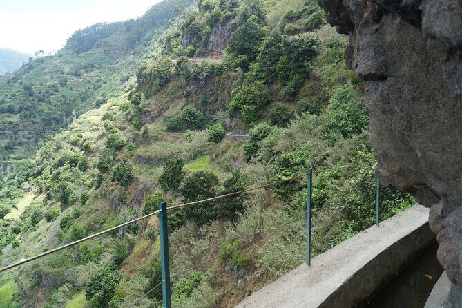 Wet your hair in the amazing Moinhos/Nova Levada - Practical Details and Tips