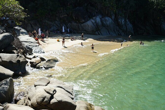 Whale watching with Snorkeling and beach Colomitos - Key Points