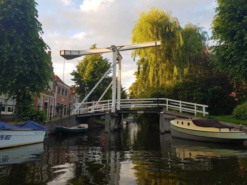 Whisperboat rental in beautiful area close to Amsterdam - Key Points