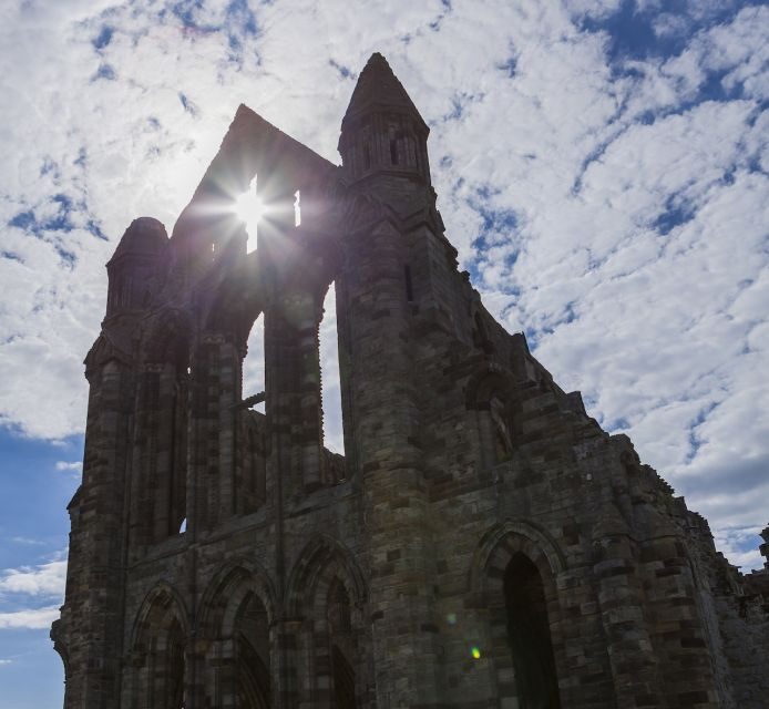 Whitby: Whitby Abbey Ticket - The 199 Steps and Scenic Views