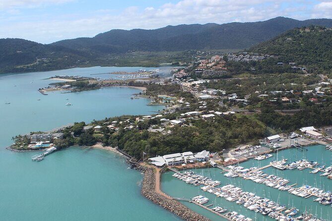 Whitsunday Whirl - 20 Minute Helicopter Tour - The Authentic Traveller Experience