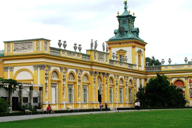 Wilanów Royal Palace + Polish Vodka Museum: SMALL GROUP /inc. Pick-up/ - In-Depth Look at the Wilanów Palace + Vodka Museum Tour