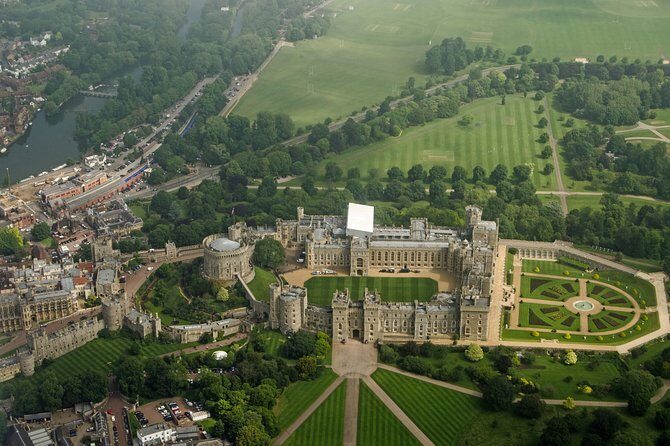 Windsor, Bath, Stonehenge and Salisbury Guided Tour on Boxing Day - The Sum Up