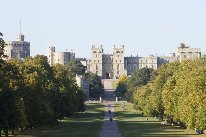 Windsor Castle and Buckingham Palace Full-Day Tour - The Beautiful Gardens and Final Moments