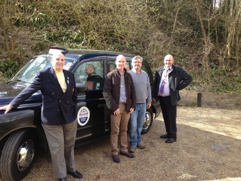 Windsor Castle & Hampton Court Palace VIP Black Taxi Tour - Transportation & Ease of Scheduling