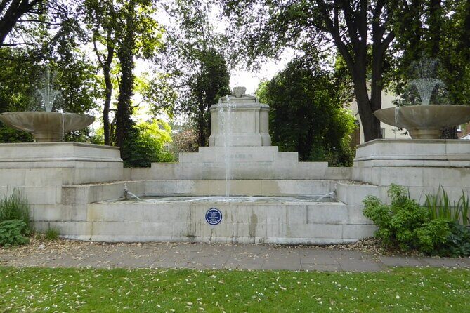 Windsor: Self Guided Walking Tour & Interactive Treasure Hunt - FAQ