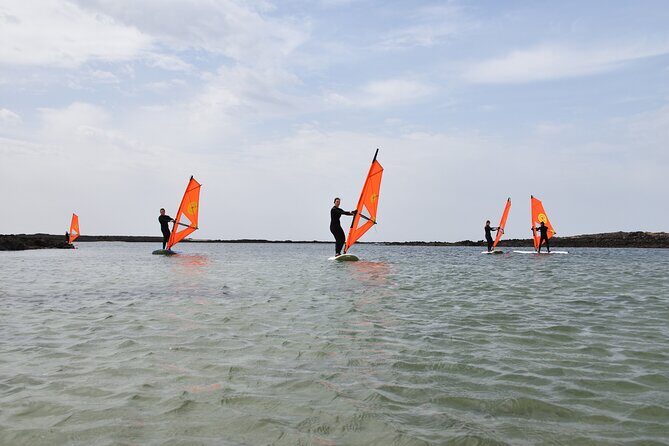 Windsurf classes in Fuerteventura - Practical Details: Transportation, Timing, and Booking