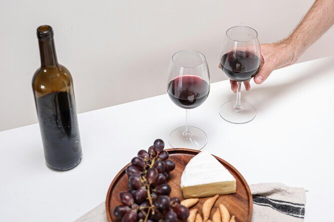 Wine & Cheese in Montmartre: A True Taste of France 6-ppl Max - Key Points