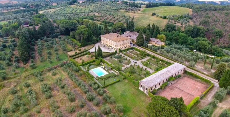 Wine Experience in an Organic Chianti Winery - Exploring the Organic Charm of Montechiaro Winery in Tuscany