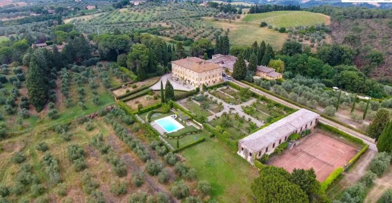 Wine Experience in an Organic Chianti Winery - The Value of This Wine Tour