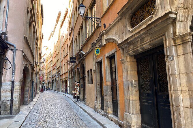 Wine tasting in Lyon & Secret Traboules - Discovering the Lyon Experience: History, Hidden Passages, and Fine Wines