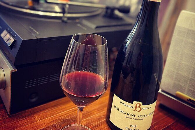 Wine Tasting in Paris right next to Père Lachaise & l'Atelier des lumières - A Closer Look at the Experience