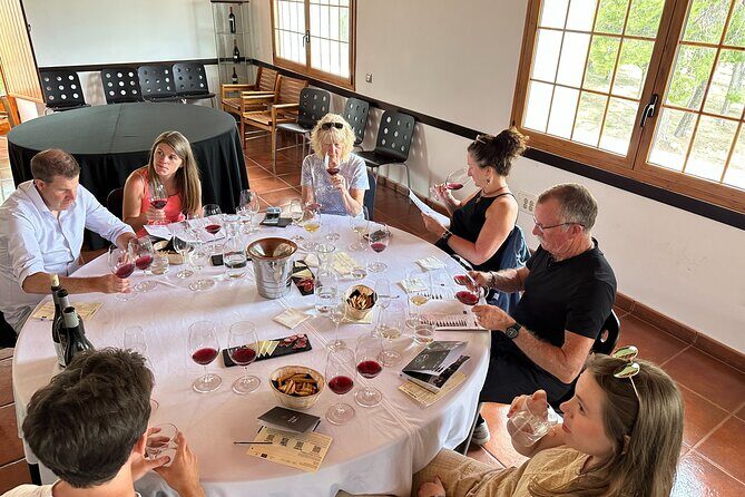 Wine Tasting in Three Boutique Wineries Tour - Max 8 people - The Sum Up