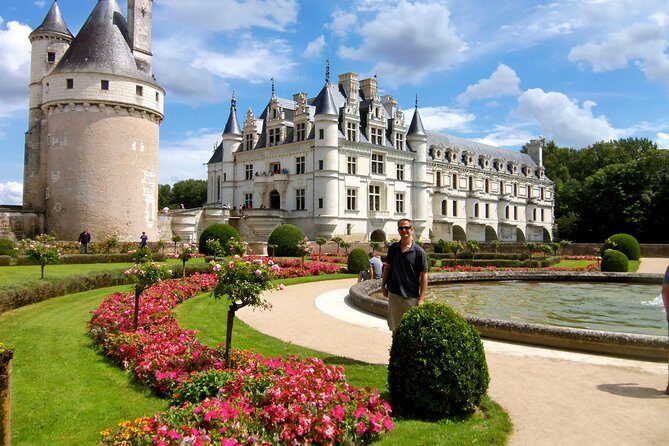 Wine tasting tour in Loire Valley with castle visits and lunch - Key Points