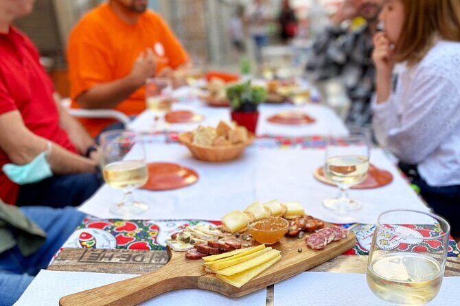 Wine Tasting with Tapas Walking Tour in Porto - A Detailed Look at the Tour Experience