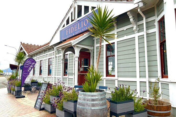 Wines of the South Island Paired Lunch Experience - A Genuine Look at the Wines of the South Island Paired Lunch Experience