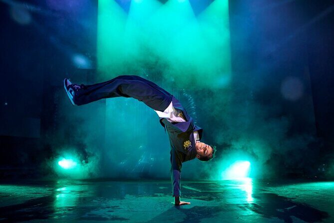 Wintergarten Varieté "FLYING LIGHTS" incl. Flying Steps - The Sum Up