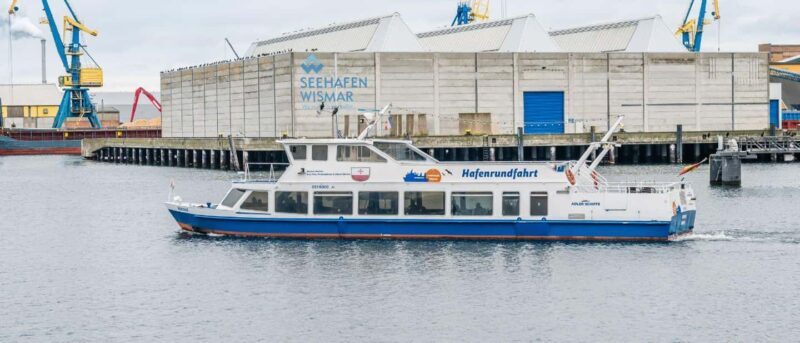 Wismar: Harbor Cruise with Sea Animal Fishing and Guide - An Overview of the Harbor Cruise Experience