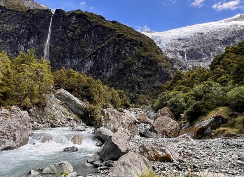 Wnaka: Private Rob Roy Glacier Guided Hike Lunch - What Makes This Guided Hike Special?