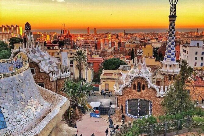 Wonders of Gaudi: Park Guell & Sagrada Familia Private Tour - Authentic Experiences & Practical Tips