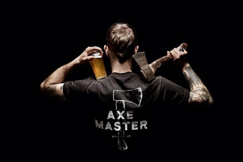 WOODCUTTER - AXE THROWING & BAR EXPERIENCE IN FRANKFURT - Key Points