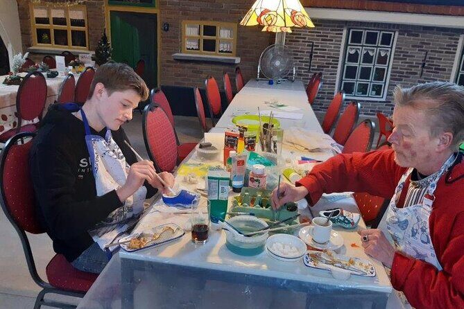 Wooden Shoes Painting Private Workshop in Simonehoeve - Food and Drinks