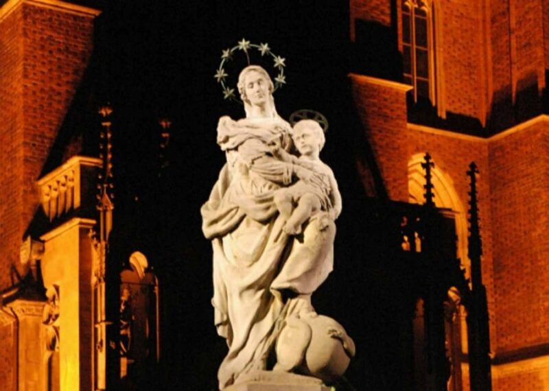 Wroclaw: 2-Hour Mysterious Walking Night Tour - FAQs About the Wroclaw Mysterious Night Tour