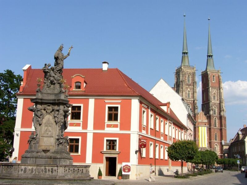 Wroclaw: 2-Hour Tour by Electric Car with a driver-guide - Exploring Wroclaw’s Old Town and Surroundings